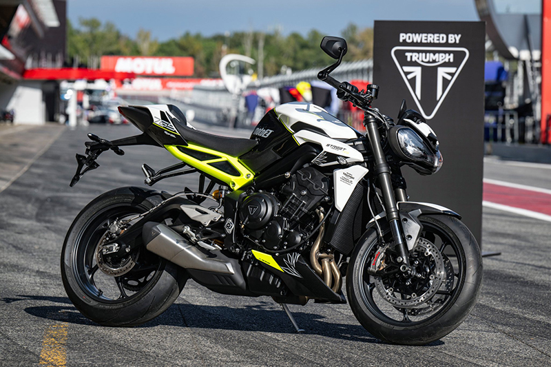 'ไอ โอกุระ' นักบิดชาวญี่ปุ่น คว้ารางวัล Triumph Triple Trophy 2024